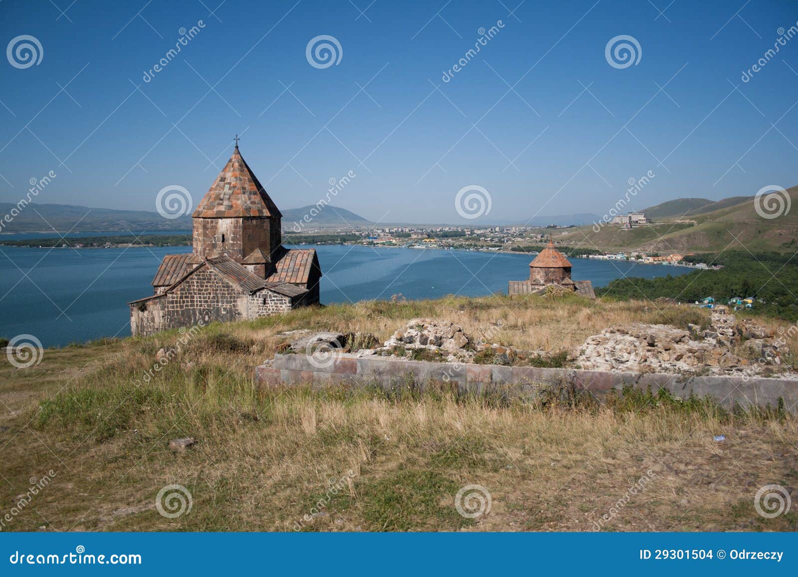 Chiesa Medievale Sul Lago Sevan, Armenia Fotografia Stock - Immagine di ...