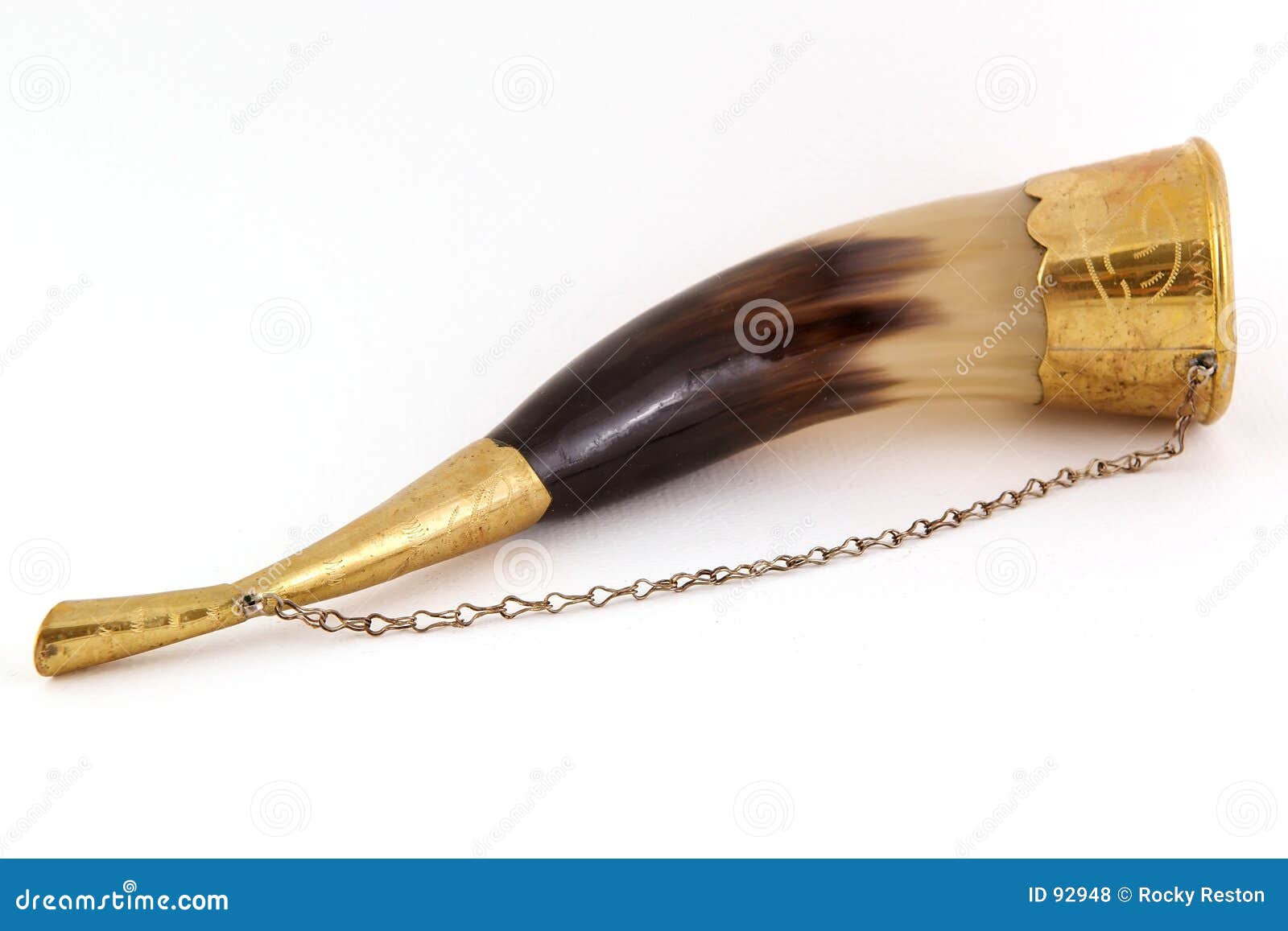 Chifre Bebendo No Fundo Branco Foto de Stock - Imagem de chifre, velho ...