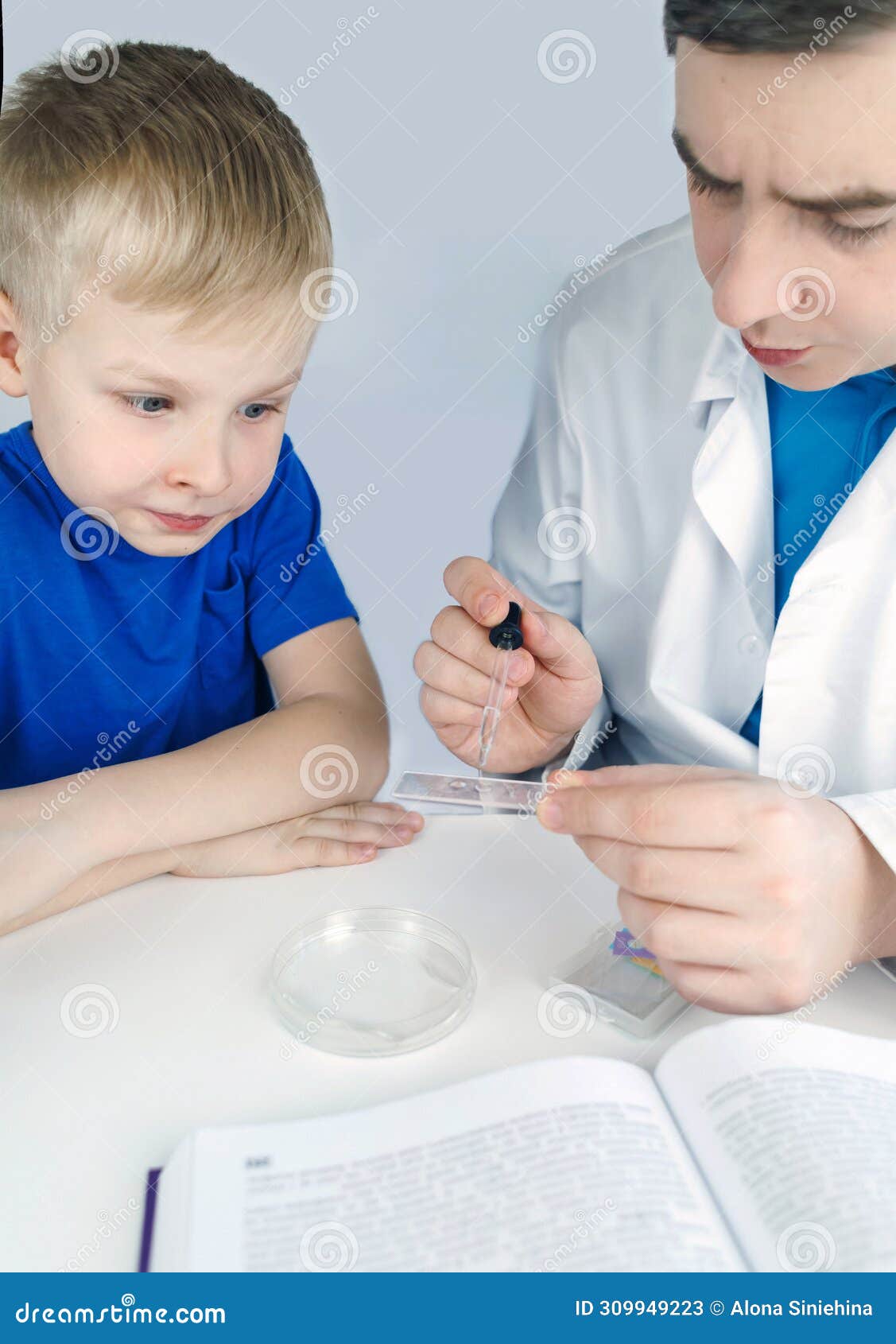 Visual Approach Slope Indicator Lights Royalty-Free Stock Image ...