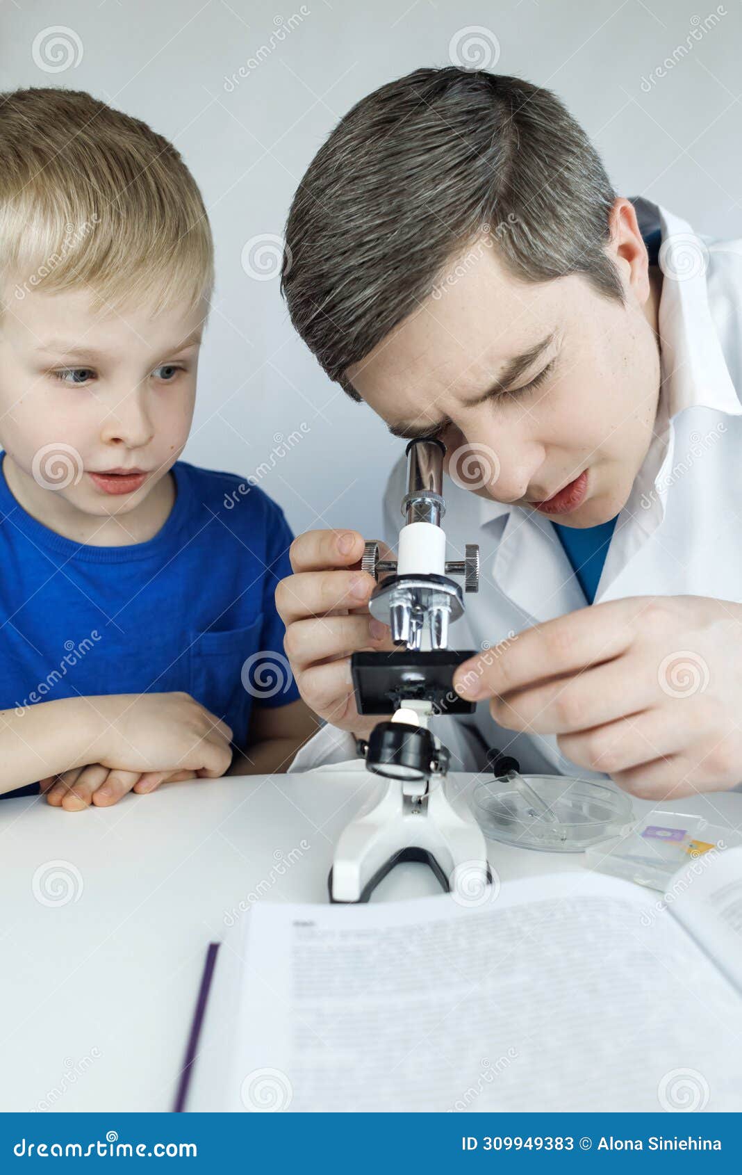 Visual Approach Slope Indicator Lights Royalty-Free Stock Image ...