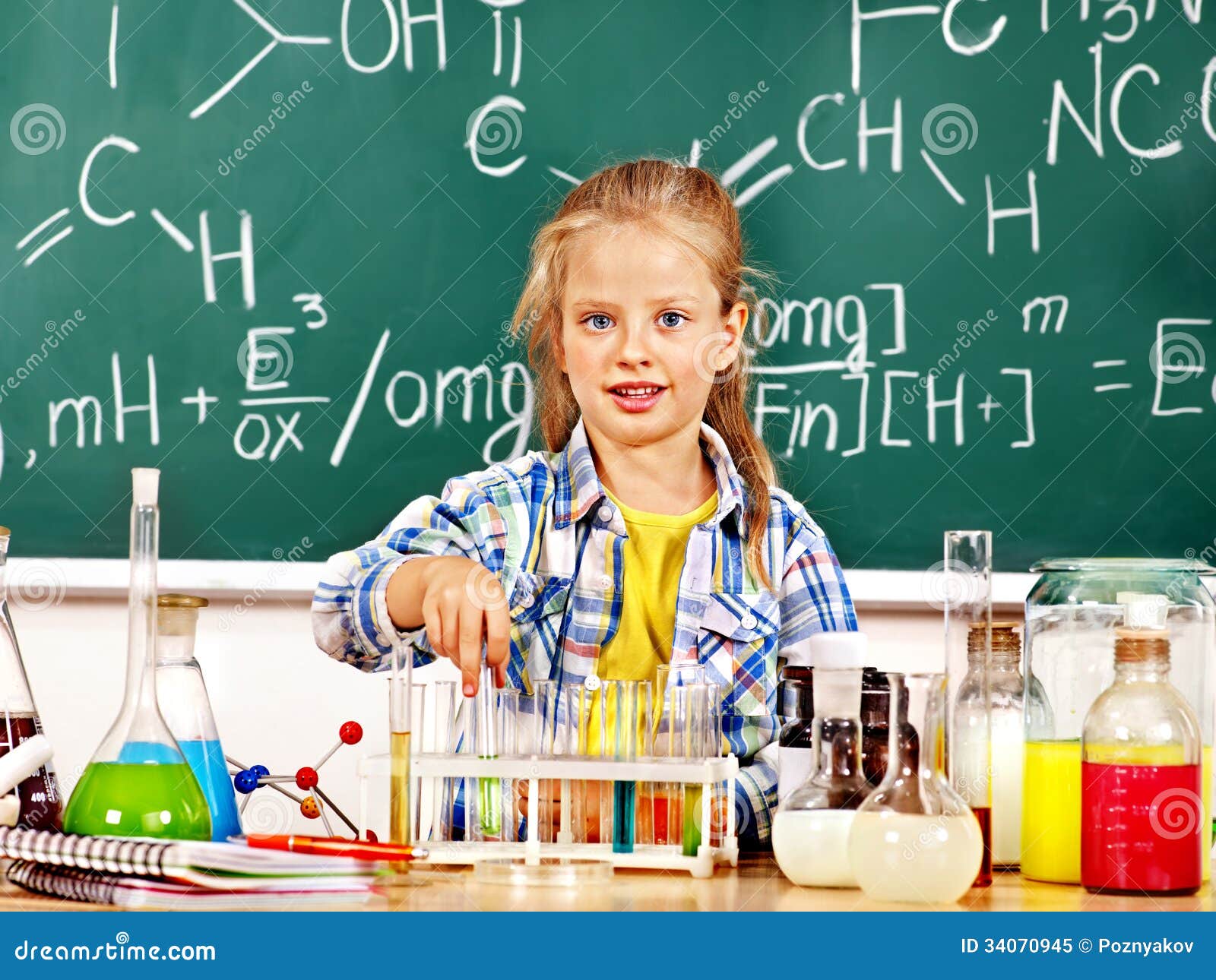 Child in chemistry class. stock image. Image of lesson - 34070945