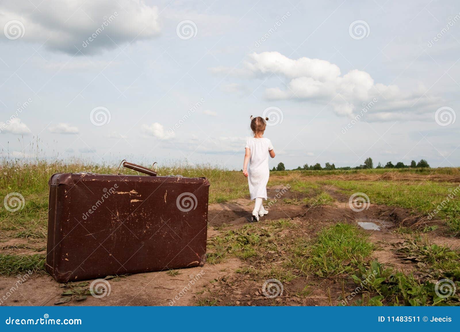 Child in countryside stock image. Image of summer, travel - 11483511
