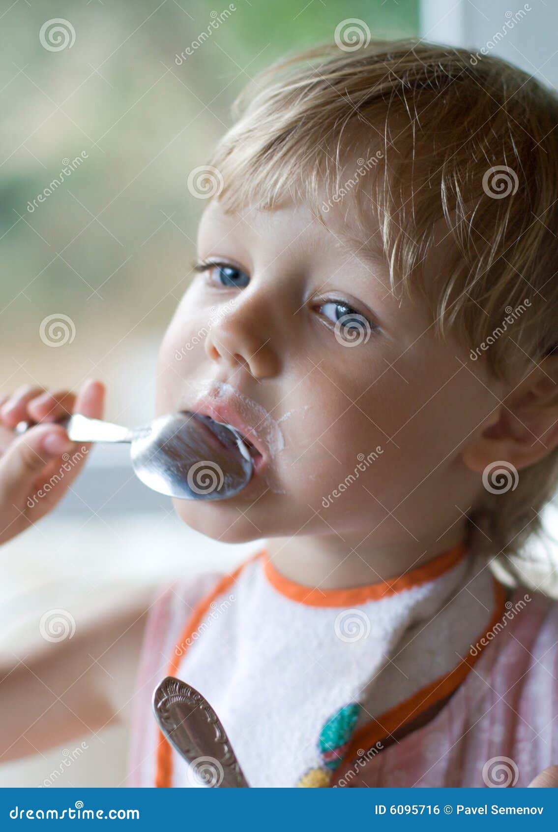 Child eating stock photo. Image of bowl, childhood, domestic - 6095716