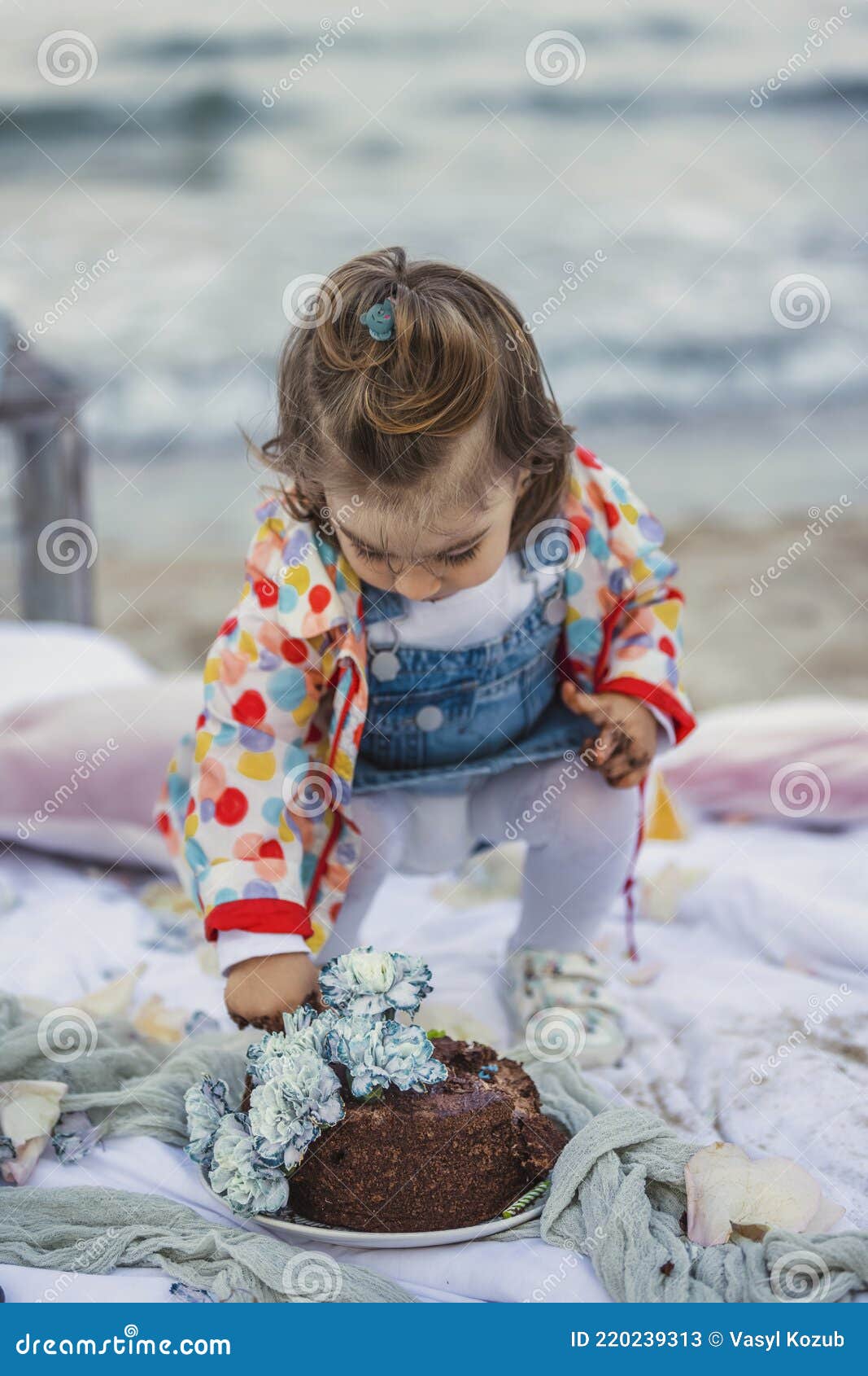 Child Eating Cake with His Hands Stock Image - Image of hand, cute ...