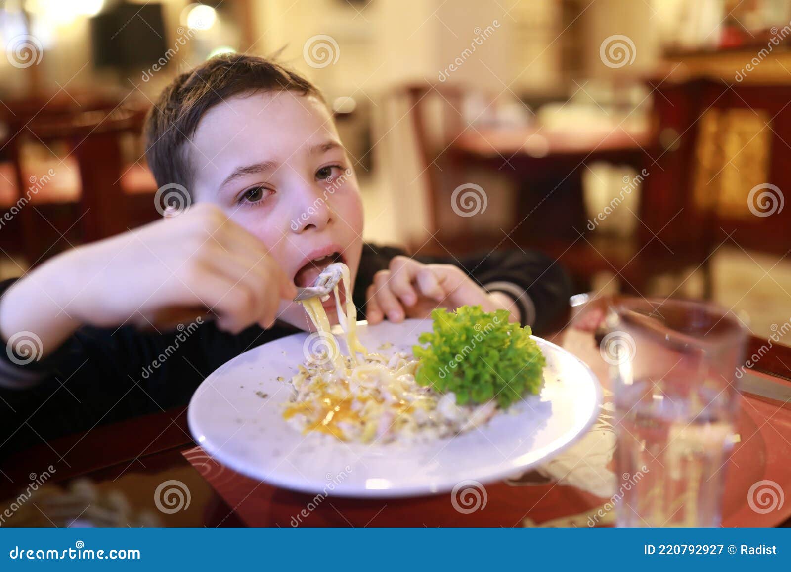 Child Eating Pasta Bolognese Stock Image - Image of mozzarella, hunger ...