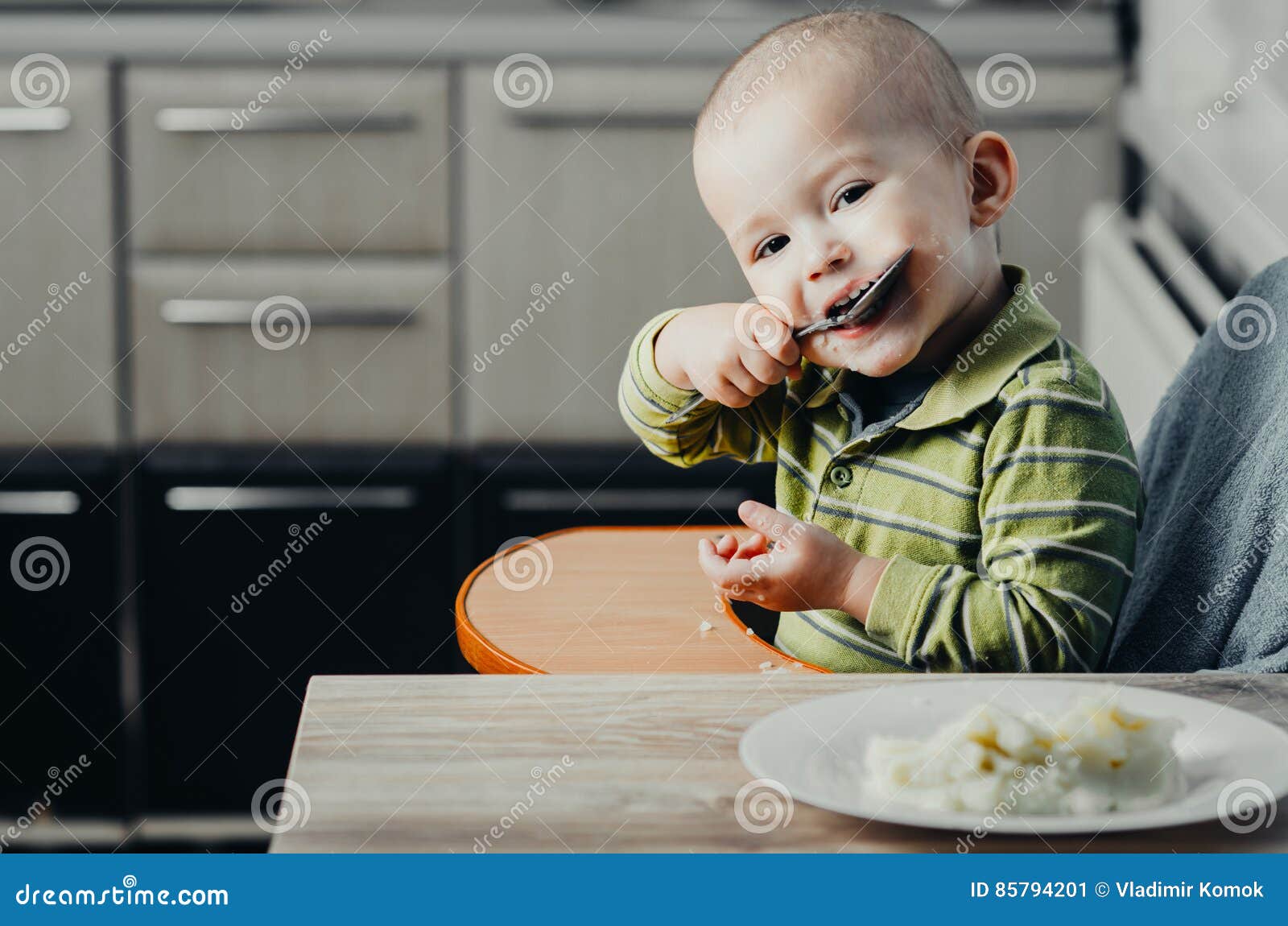 The Child Eats Mashed Potatoes Stock Image - Image of food, eating ...