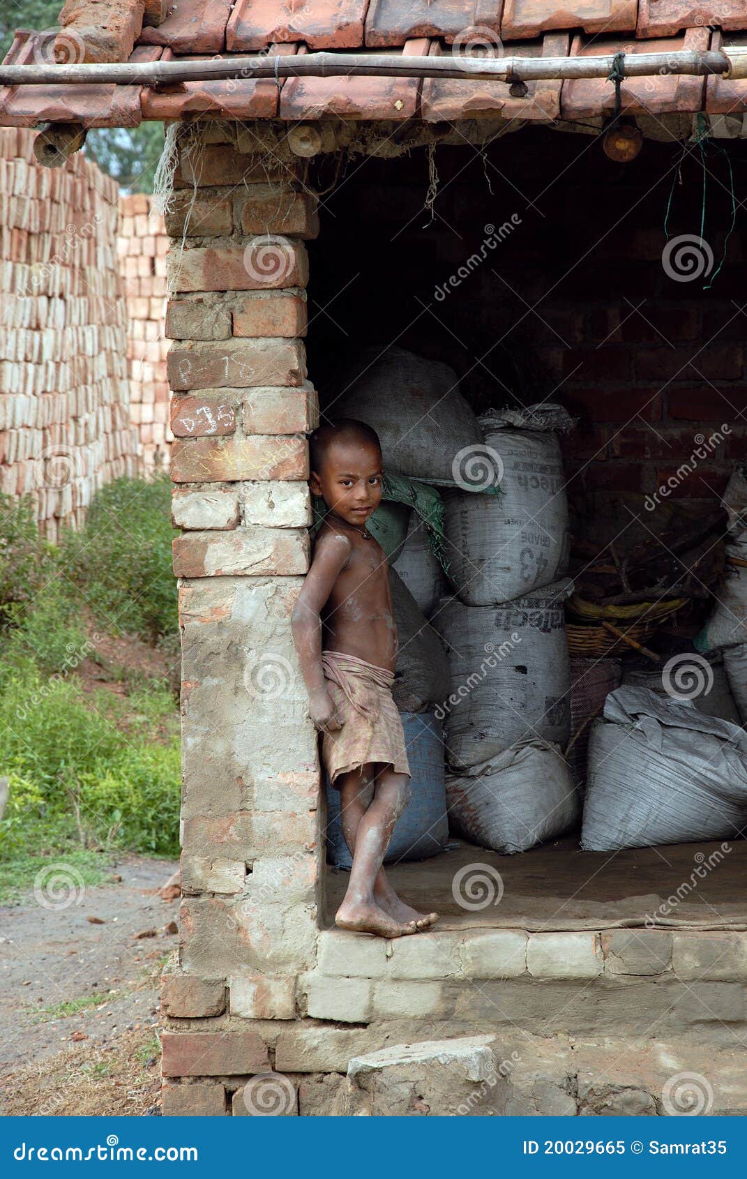 Child Labour at the Indian Brick Field Editorial Image - Image of ...