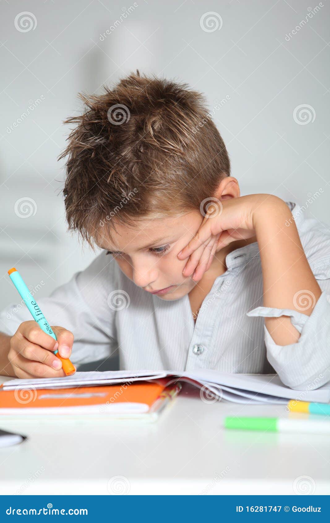 Child learning to write stock image. Image of child, education - 16281747