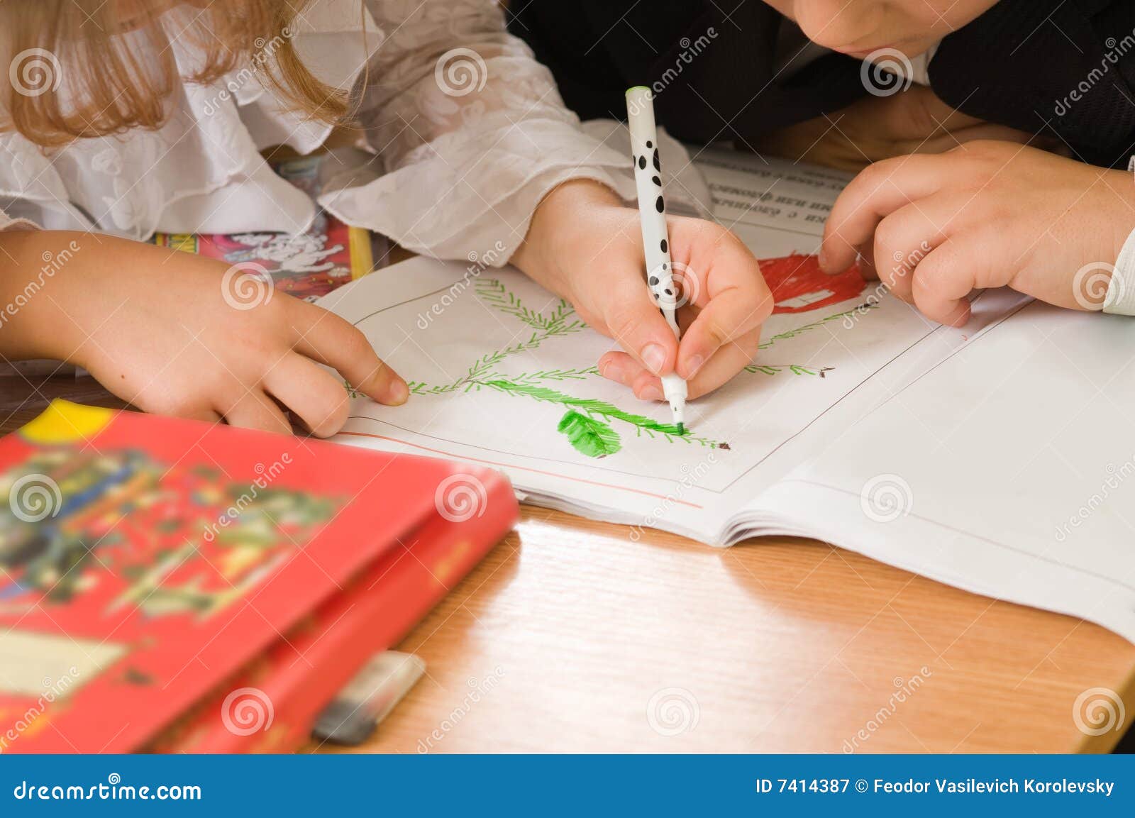 The child learns to draw. stock image. Image of drawing - 7414387