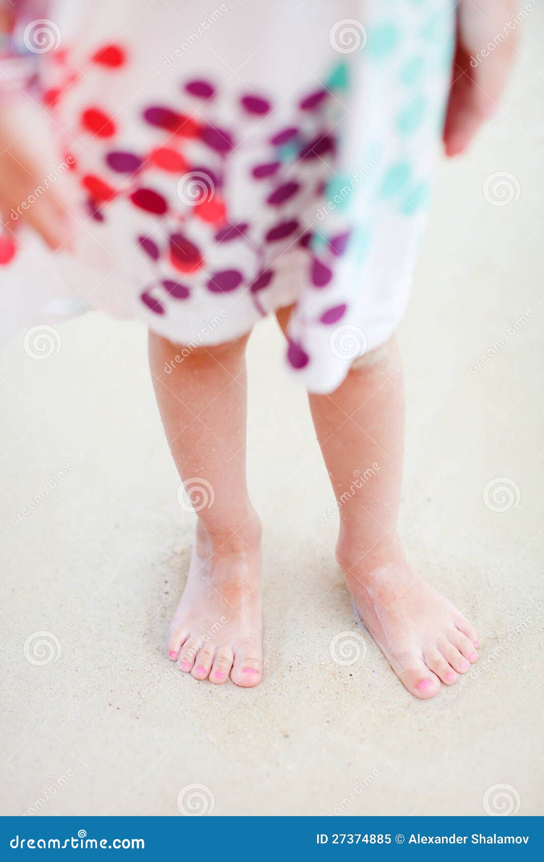 Child legs on beach stock image. Image of childhood, feet - 27374885