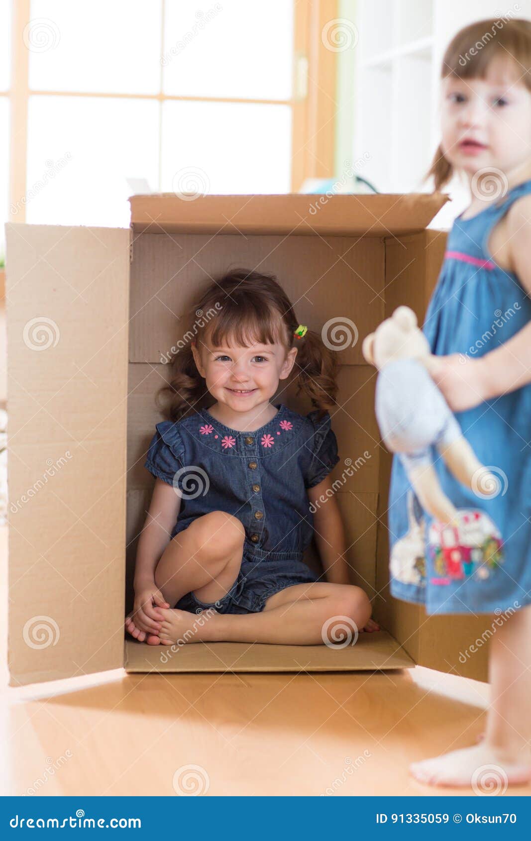 Child Little Girl Inside Box Stock Image - Image of barefoot, girl ...