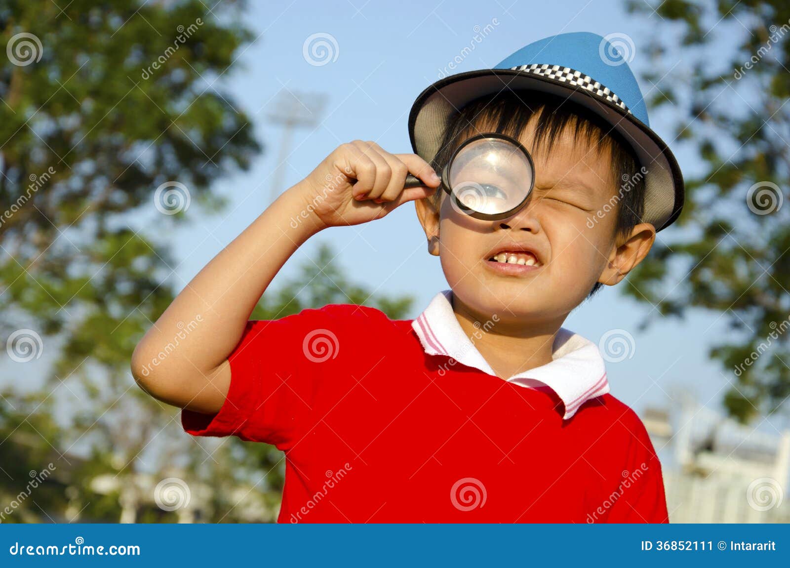 Child with a Magnifying Glass Stock Image - Image of face, concepts ...