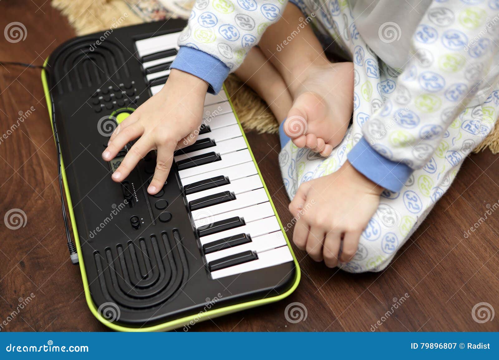 Child Playing on Synthesizer Stock Image - Image of human, activity ...