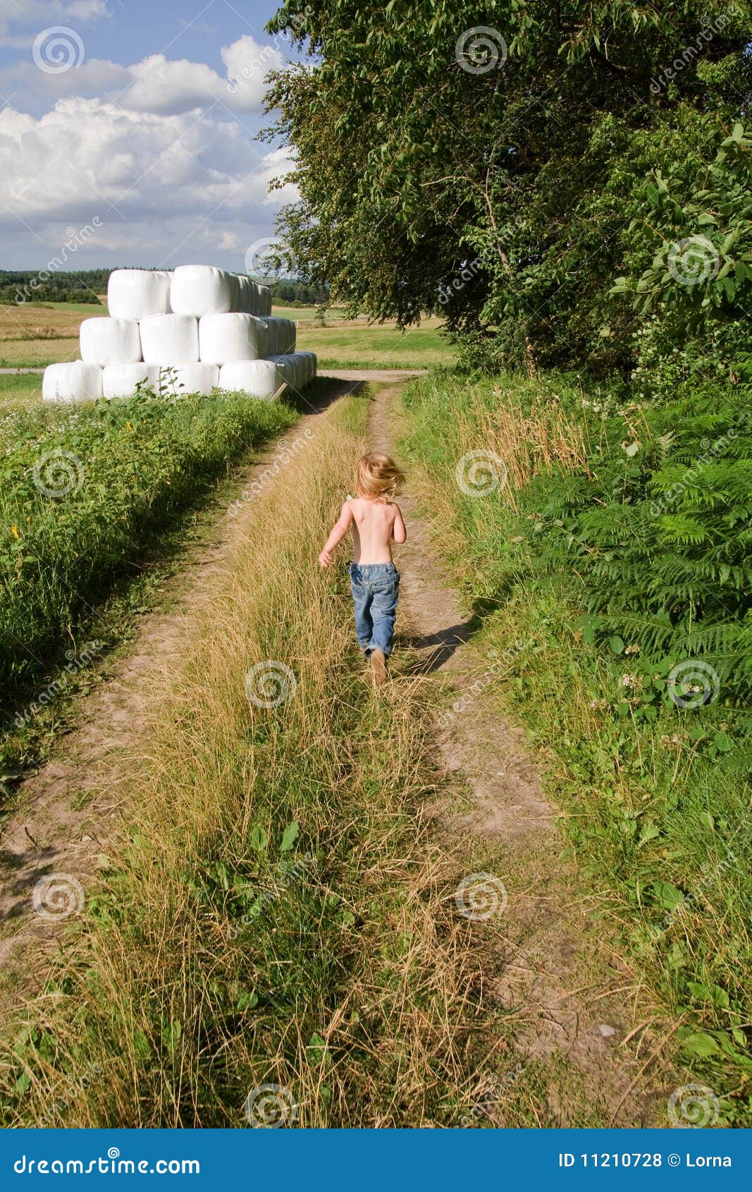 Child running field stock photo. Image of motion, healthy - 11210728