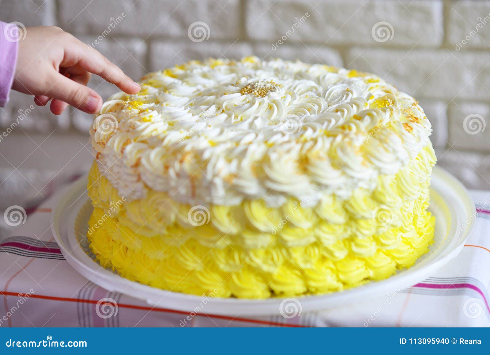 Child`s finger on the cake stock photo. Image of palm - 113095940