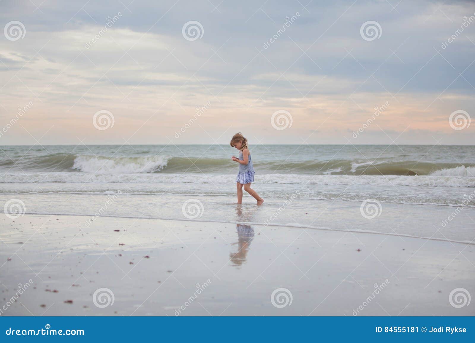 Child Searching for Seashells Stock Image - Image of happiness, leisure ...