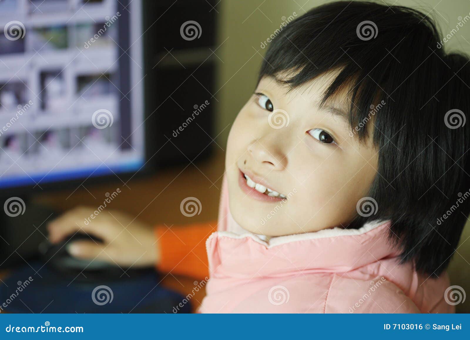 Child use computer stock photo. Image of beautiful, childhood - 7103016
