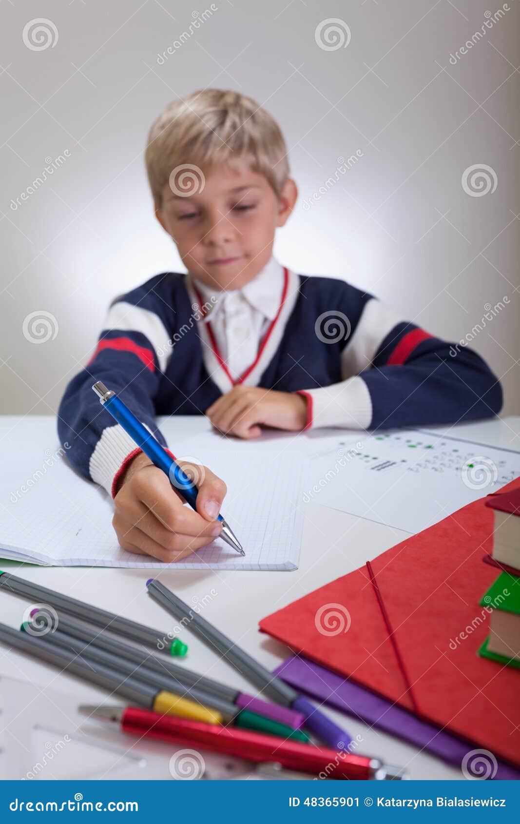 Child writing in notebook stock image. Image of room - 48365901