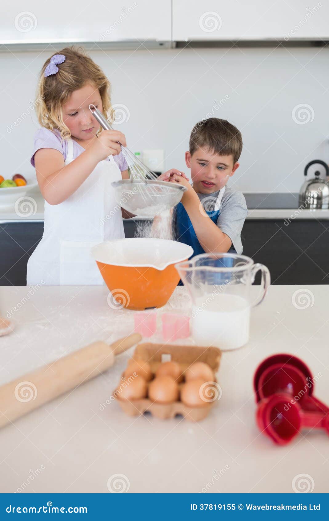 Children Baking Cookies in Kitchen Stock Image - Image of bonding, girl ...
