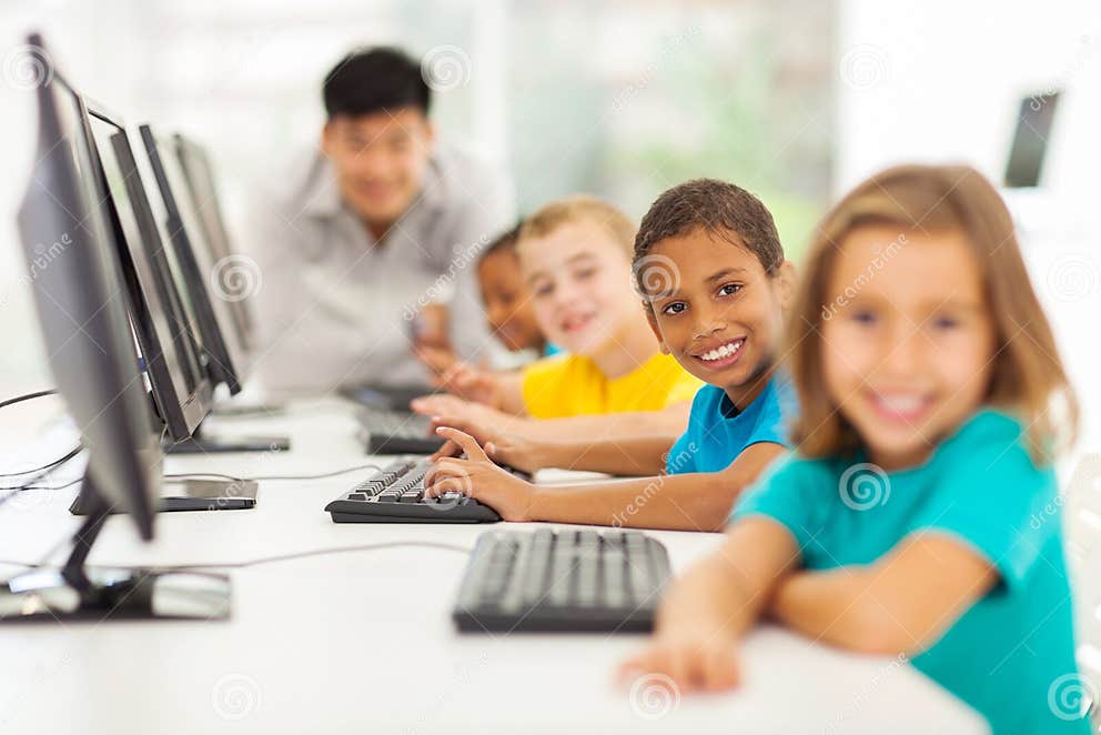 Children computer class stock image. Image of casual - 32557255