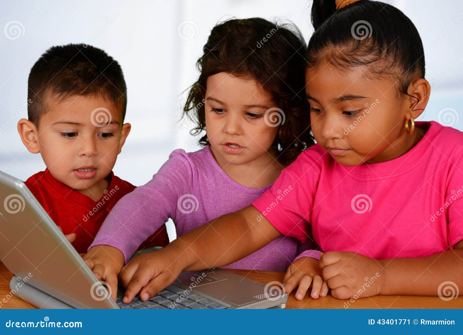 Children on Computer stock image. Image of hispanic, computer - 43401771