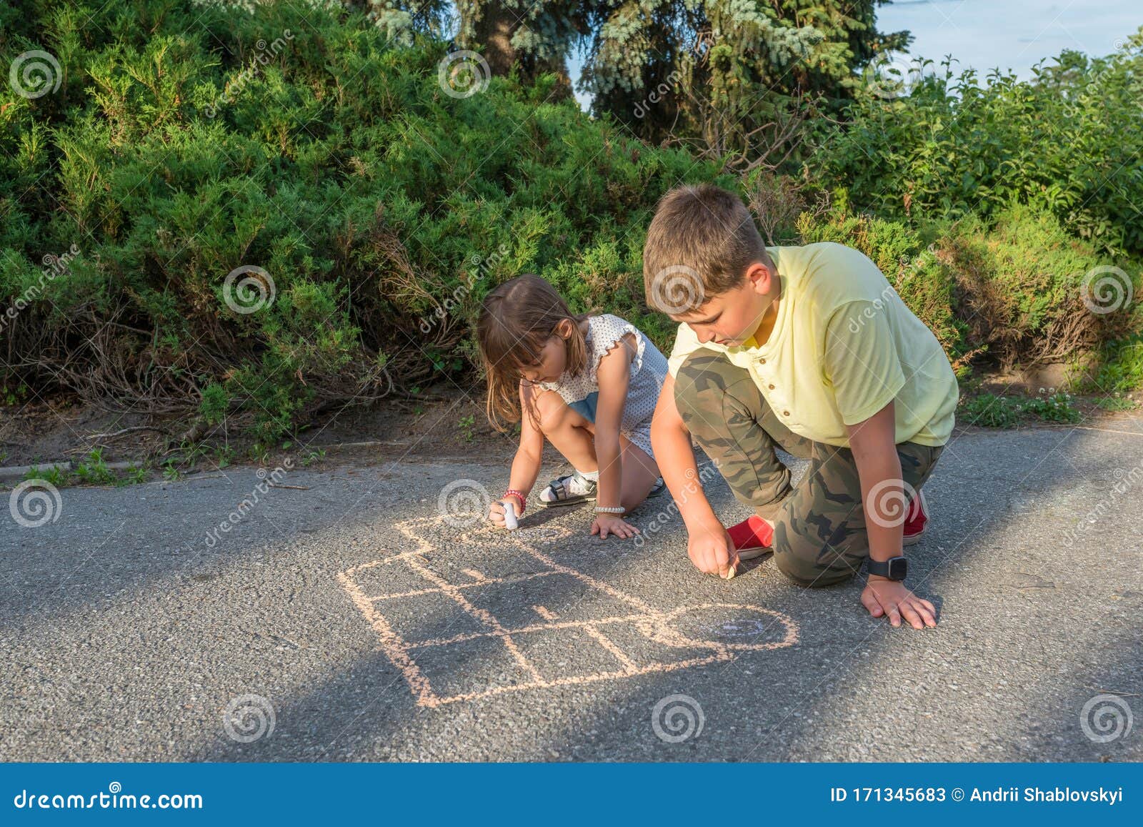 Pavement In Park With Tropical Trees With Skyscraper In Background ...