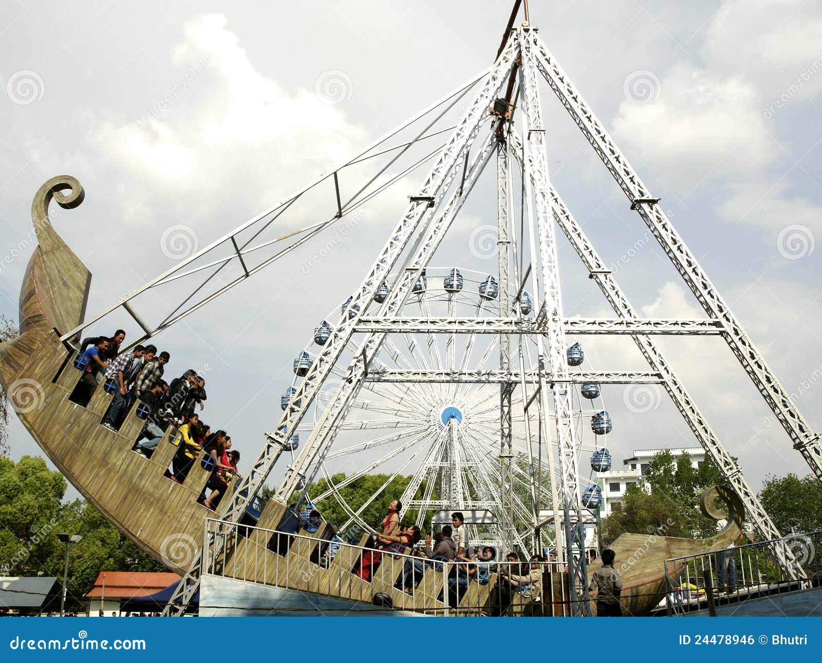 Children Enjoying Colombus Editorial Photo - Image of whirl, bhrikuti ...