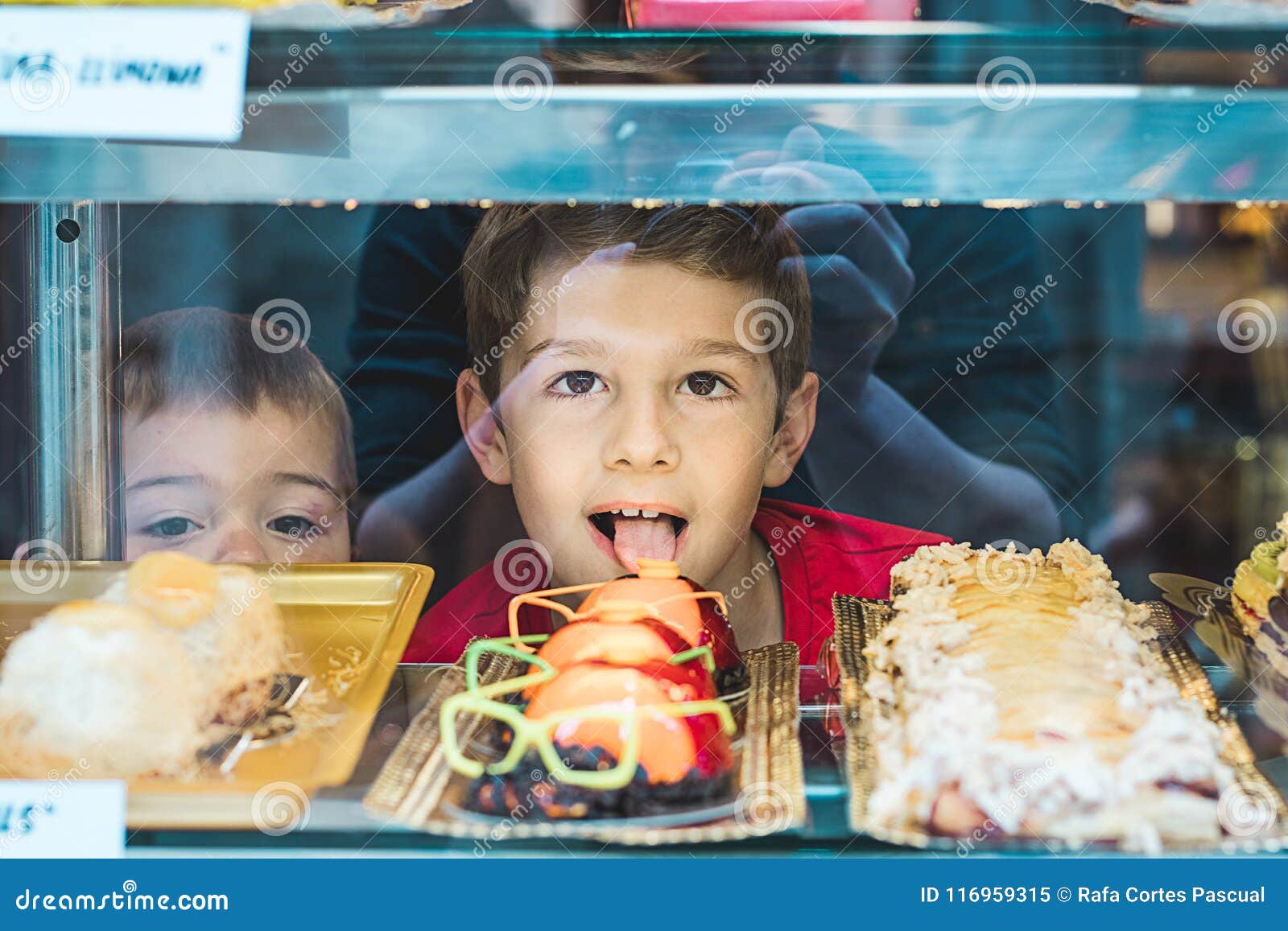 Children through Glass in a Bakery Stock Image - Image of slice ...