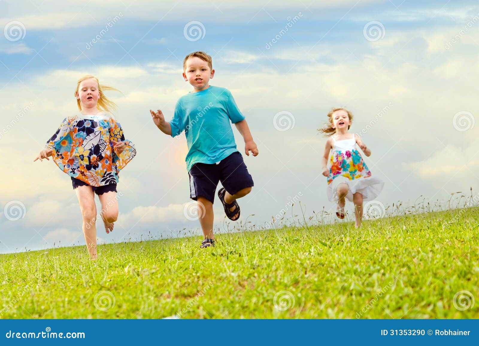 Children Having a Foot Race Stock Photo - Image of portrait, hanging ...