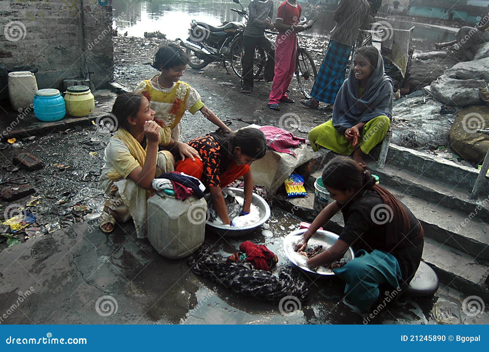 Children at Indian slum editorial image. Image of unhealthy - 21245890