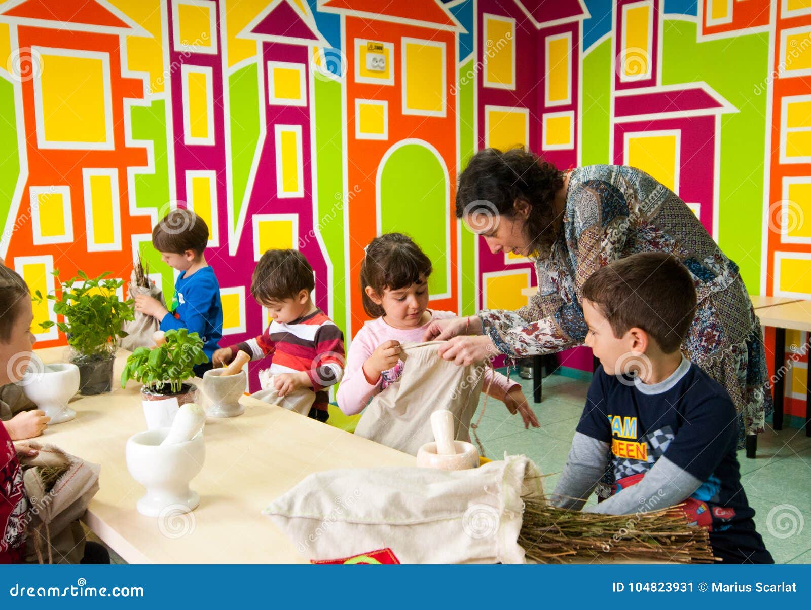 Children Learning about Plants at a Workshop Editorial Photo - Image of ...