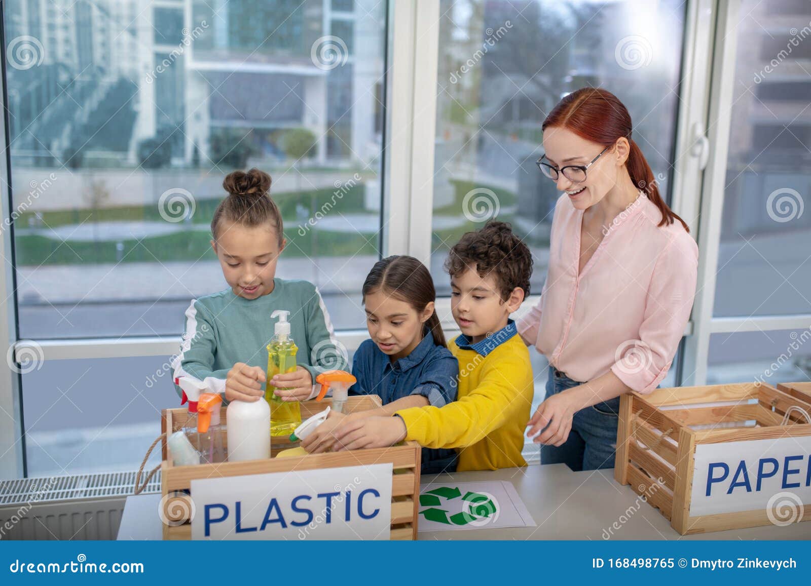 Children Learning To Distinguish and Sort Different Materials Stock ...