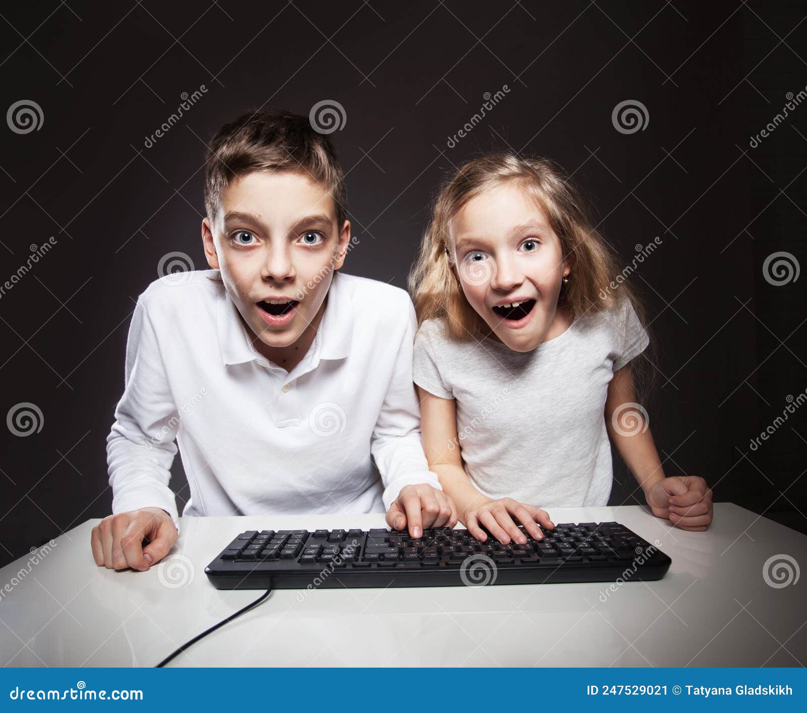 Children Looking at a Computer Stock Image - Image of computer, network ...