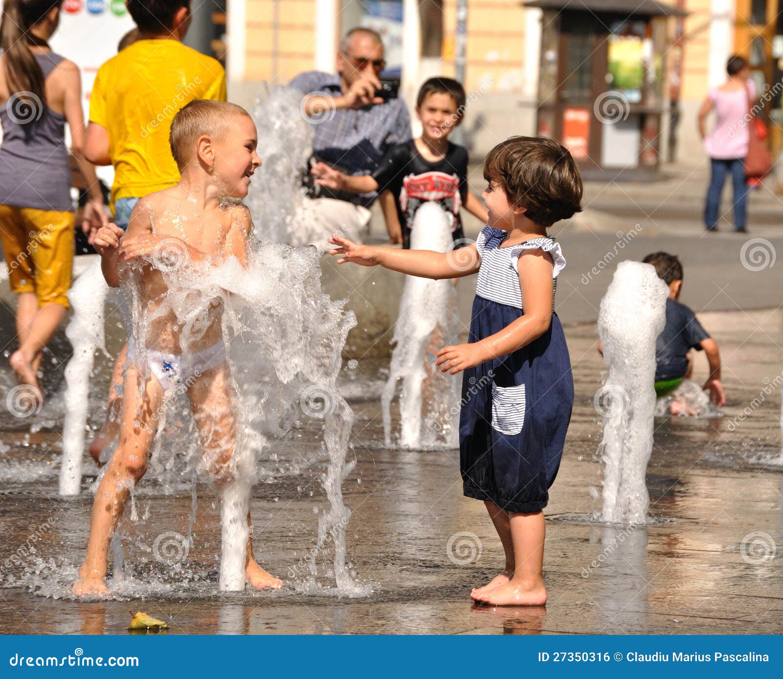 Children Playing in Water Pool Editorial Photo - Image of fast, playing ...