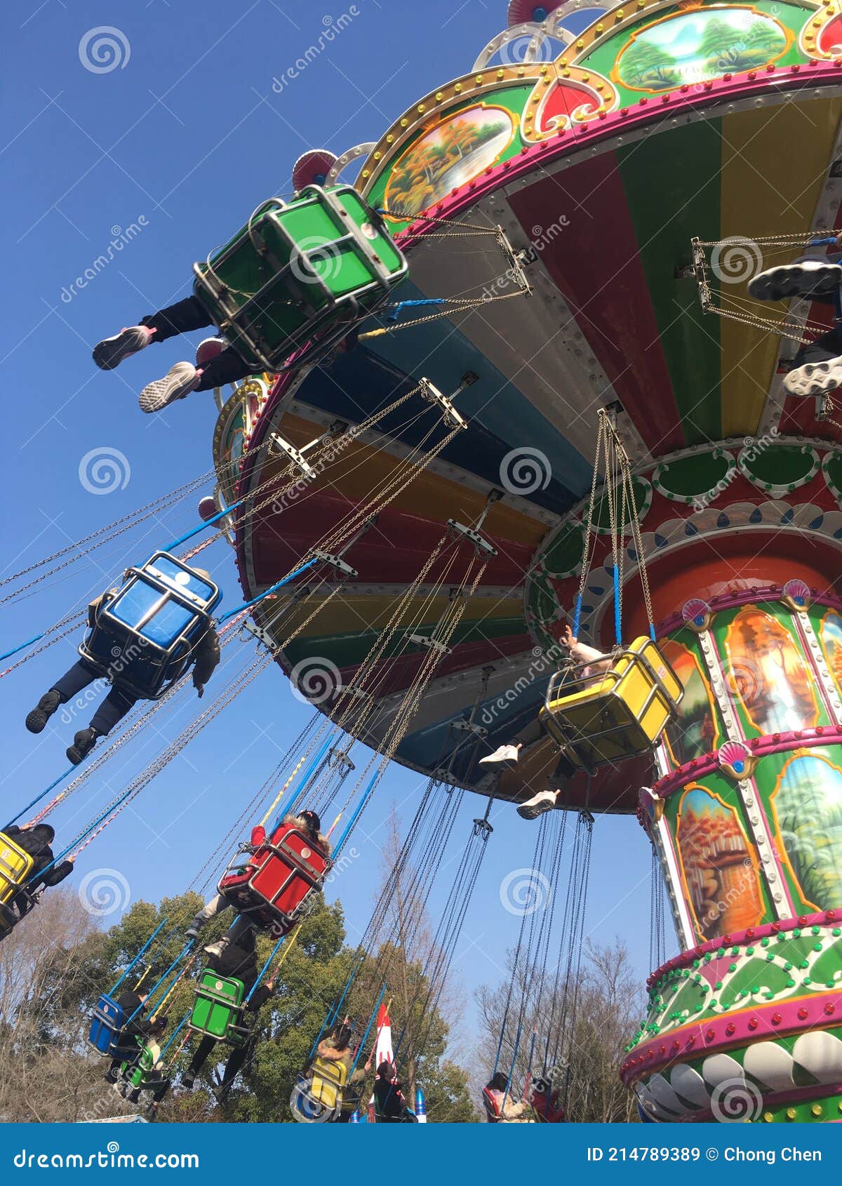 Trapeze in the park editorial stock image. Image of changfeng - 214789389
