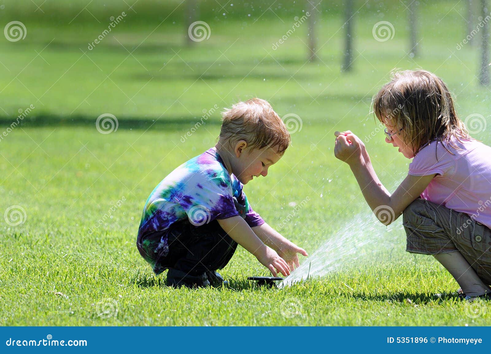 292 Children Outside Playing Sprinkler Photos - Free & Royalty-Free ...