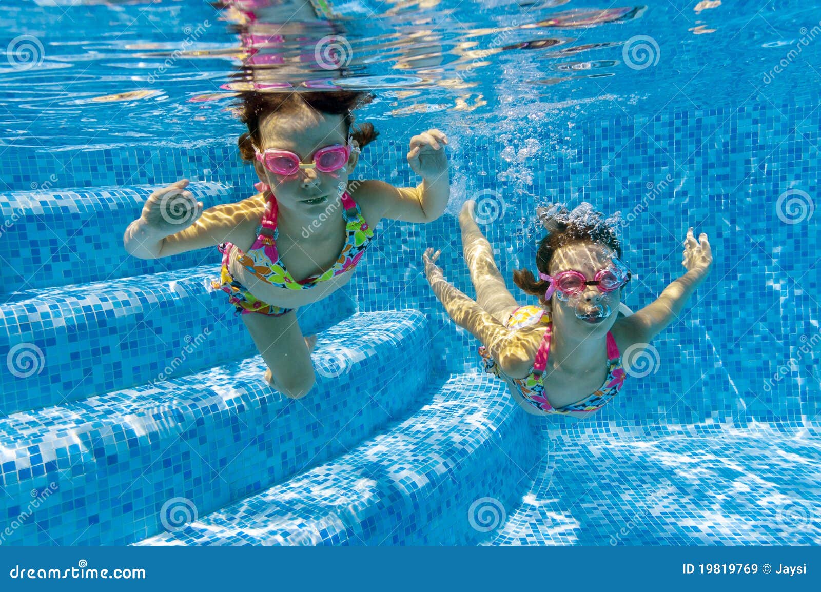 Children Swimming Underwater in Pool Stock Image - Image of activity ...
