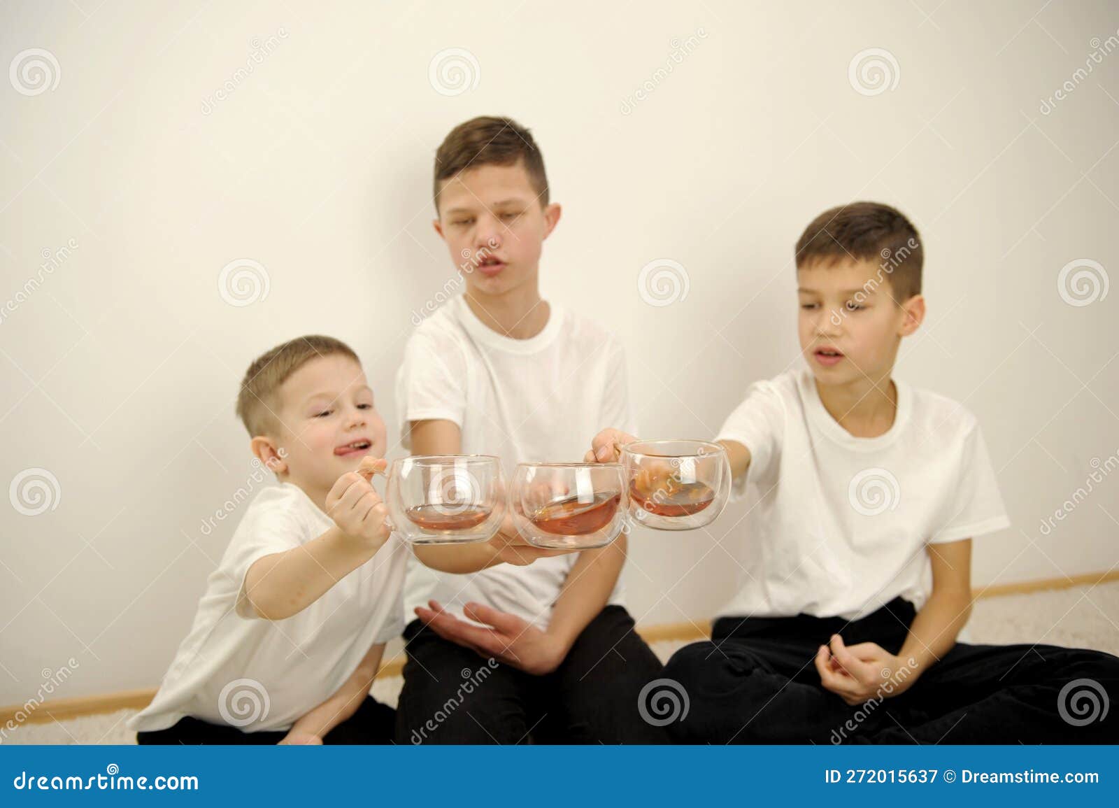 Children testing it stock image. Image of beaker, laboratory - 272015637