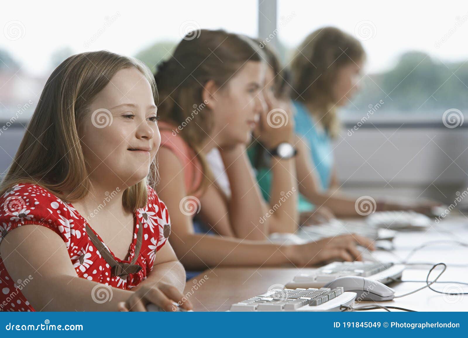 Children (10-12) Using Computer in Computer Lab Stock Image - Image of ...