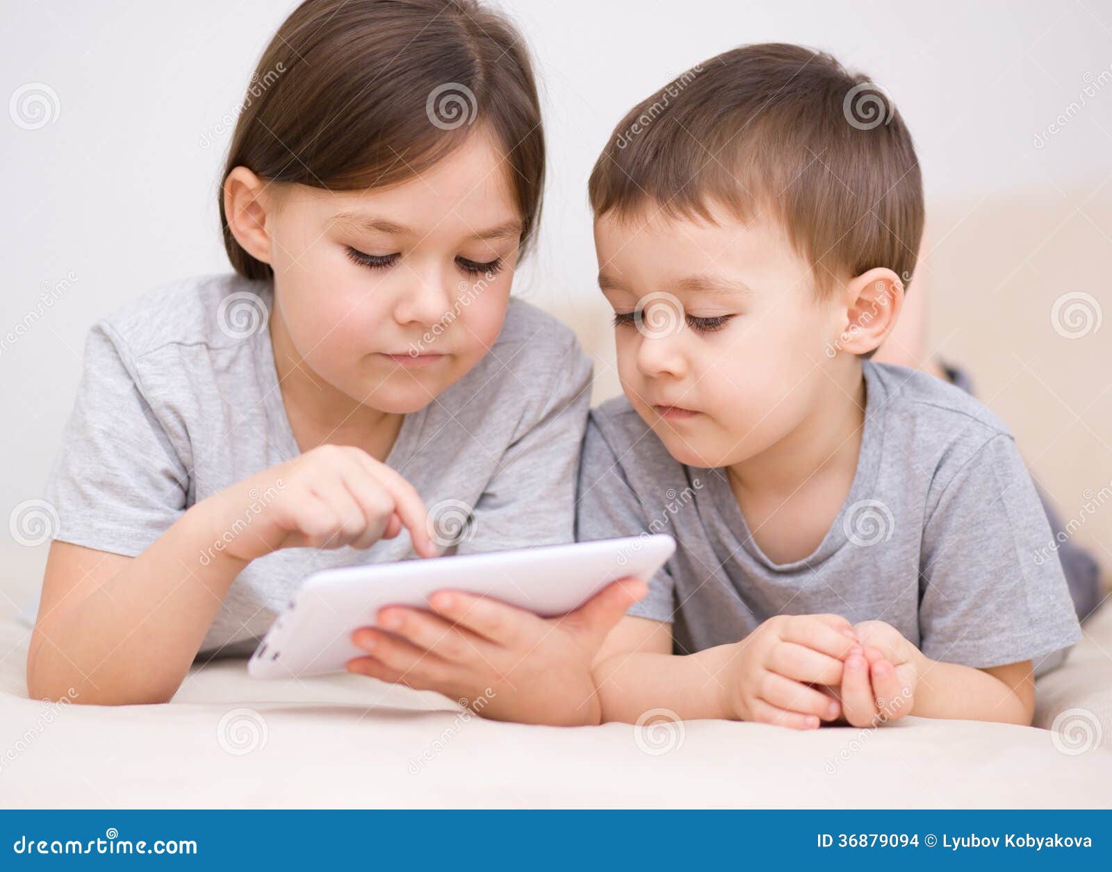Children Using Tablet Computer Stock Photo - Image of girl, game: 36879094