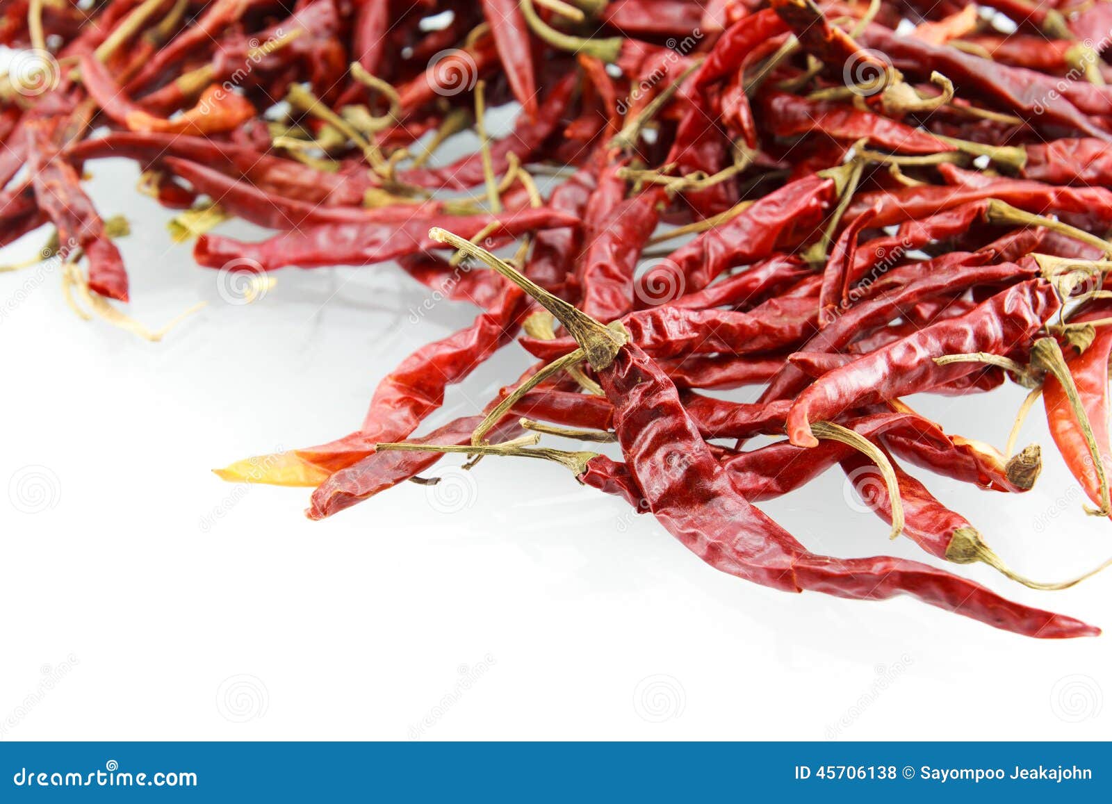 Chile Rojo Seco En El Fondo Blanco Foto de archivo - Imagen de cubo ...