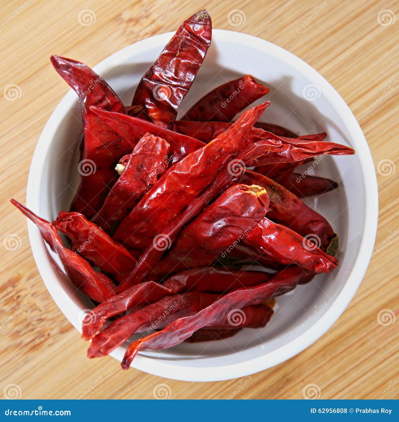 Chiles rojos secos indios foto de archivo. Imagen de haga - 62956808