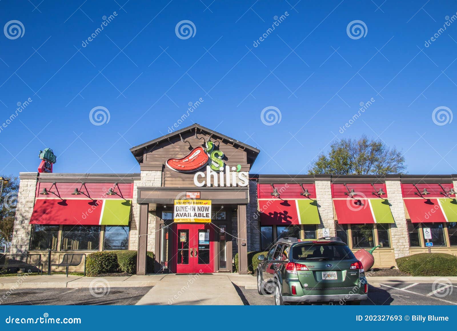 Chilis Restaurant Front Entry Foto de archivo editorial - Imagen de ...