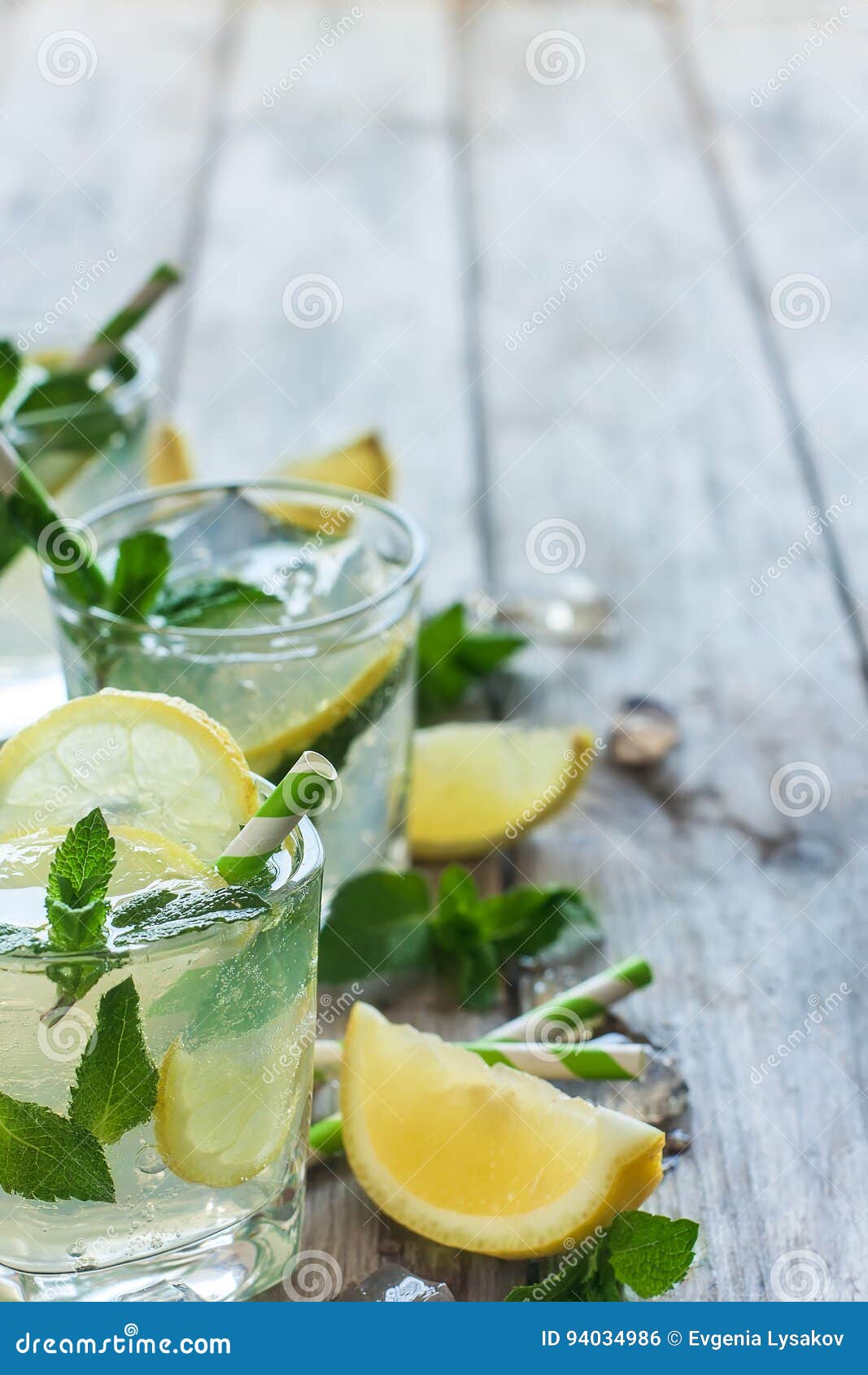 Chilled Mint Lemonade Background Stock Photo - Image of healthy ...