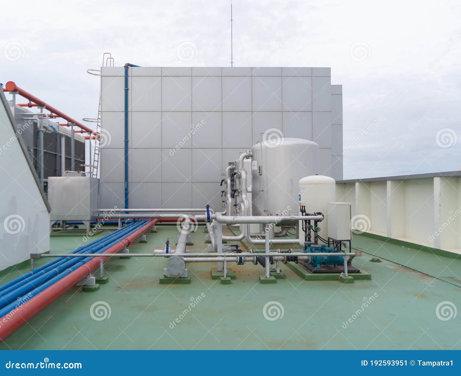 Chiller Tower Or Cooling Tower On Rooftop Of A Office Building. System ...
