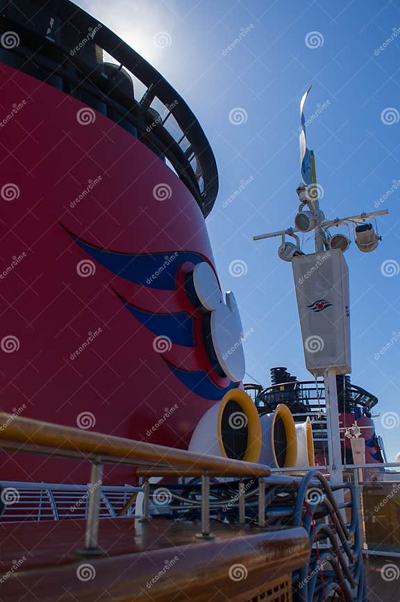 Chimney of the Disney Magic Editorial Stock Image - Image of ship, line ...