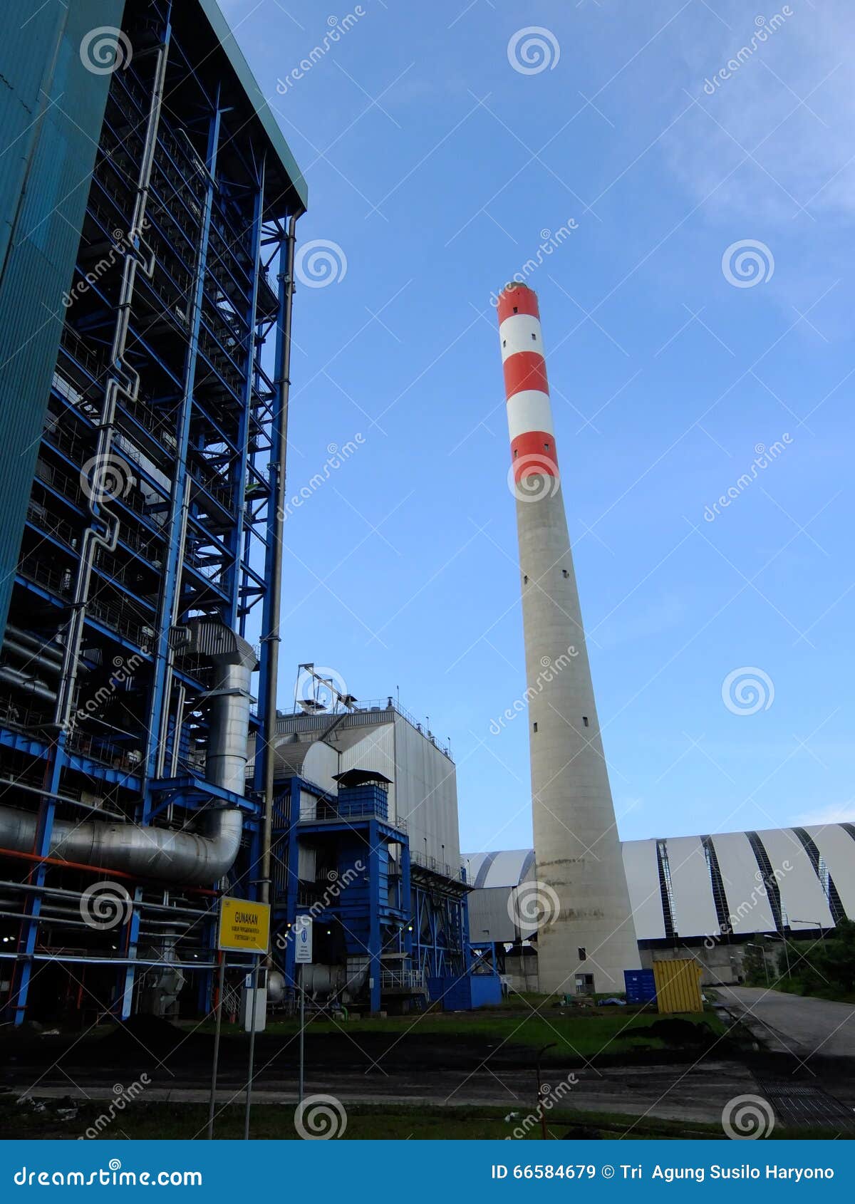 Chimney of power plant editorial stock image. Image of engineer - 66584679