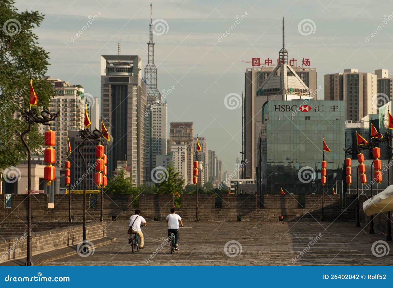 China Antiga E Moderna Em Xian Fotografia Editorial - Imagem de chinês ...