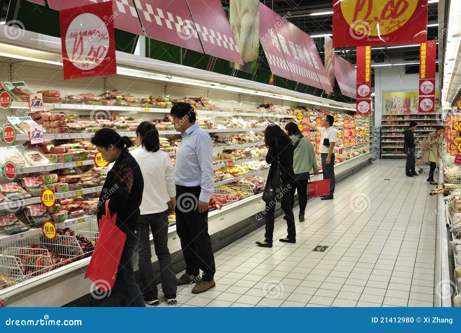 China Customers in Supermarket Editorial Image - Image of festival ...