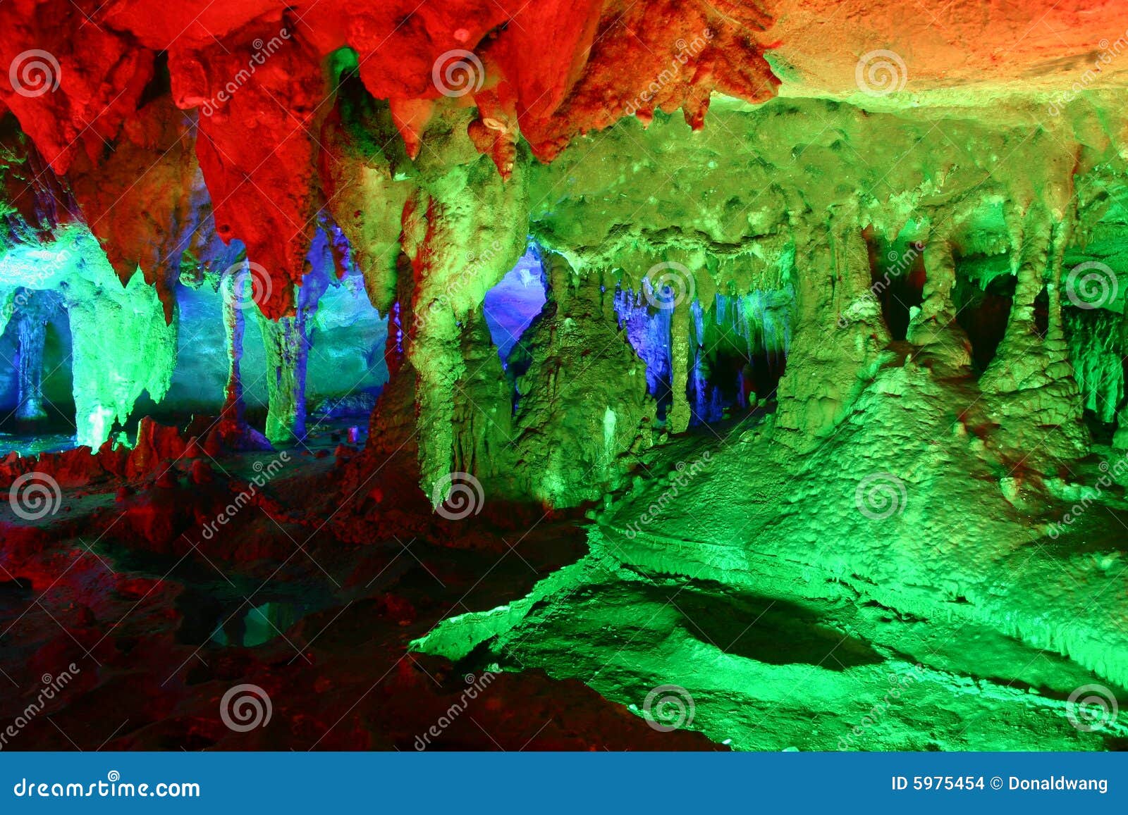 China-Guilin-Underground Fairyland Stock Photo - Image of cave, grotto ...